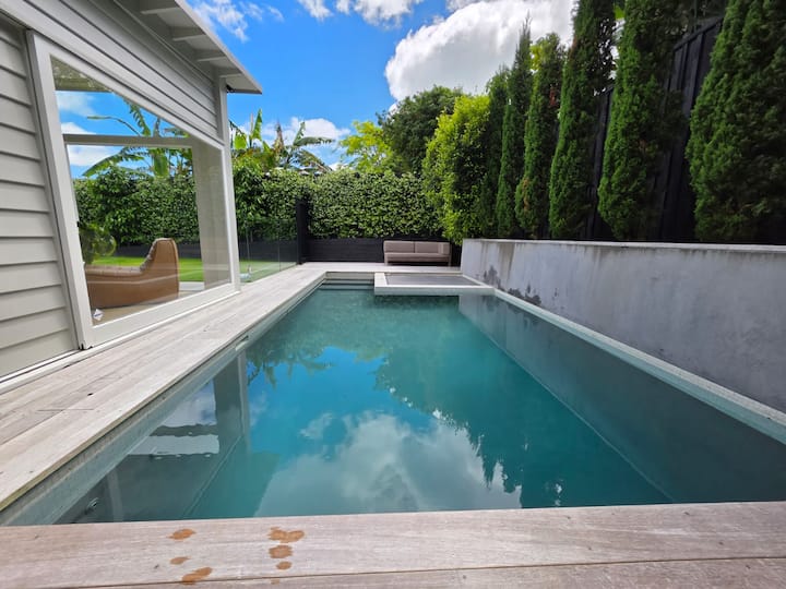 Beautiful Renovated Grey Lynn Bungalow - Auckland