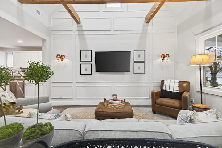 New! - Walk To The Square! Cute Historic Bungalow - Bloomington, IN