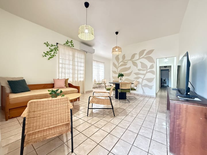 Sunny Beachy 2br Spacious For 6 + Free Parking - San Juan, Puerto Rico