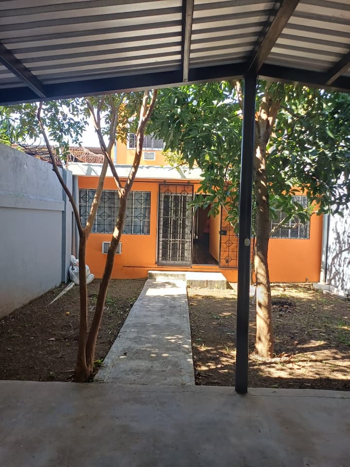 Casa Espaciosa Y Muy Acogedora. Comodidad En Todo! - El Salvador