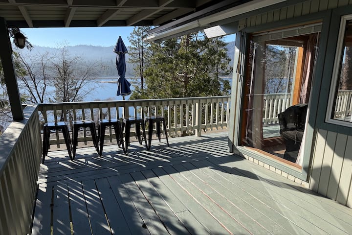 Lakefront Retreat + Private Boat Slip + Epic Views - North Fork, CA