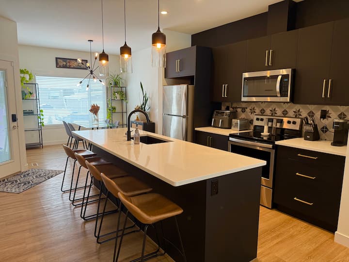 Escape In Evergreen - Red Deer