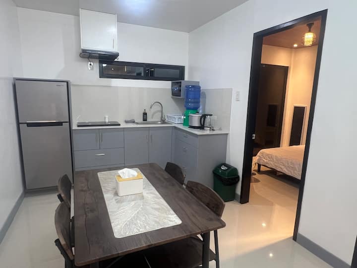 The White House: Those Who Want A Touch Of Class - Digos City