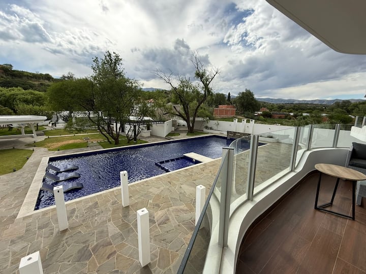 Lujoso Y Amplio Departamento - Bolivie