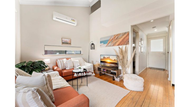 Coastal Breeze Beach Villa - Preston Beach