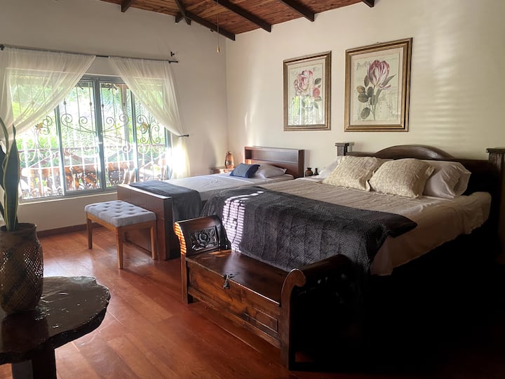 A Charming Farmhouse Retreat In Quindio - Armenia