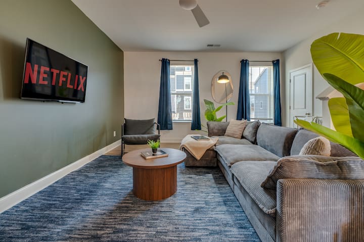 5br Townhouse | King Bed | Garage | Northlake - Charlotte, NC