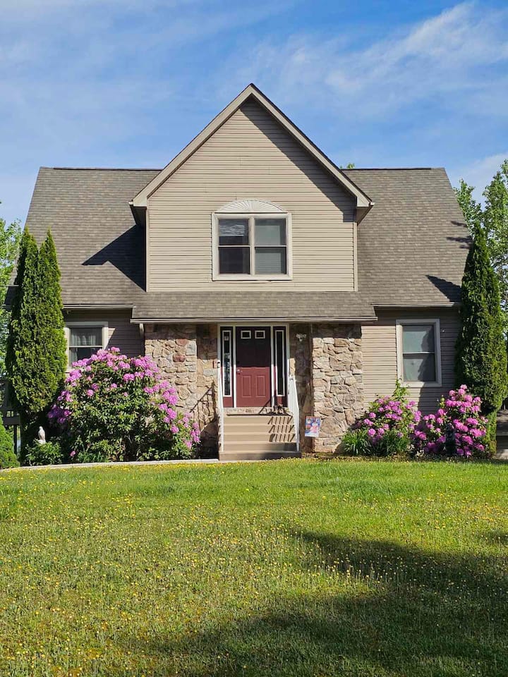 Home In Mount Pocono, Sauna, Lakefront, Kayaks + - Mount Pocono, PA