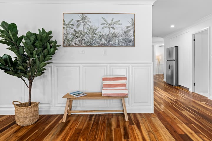 Large Coastal Family Haven Steps From Tallow Beach - Byron Bay