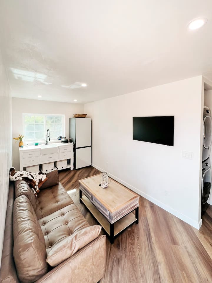 Amazing Retreat Close To Beach | Downtown - Santa Barbara, CA