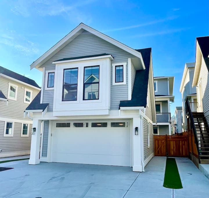 Elderberry Carriage Home - Chilliwack