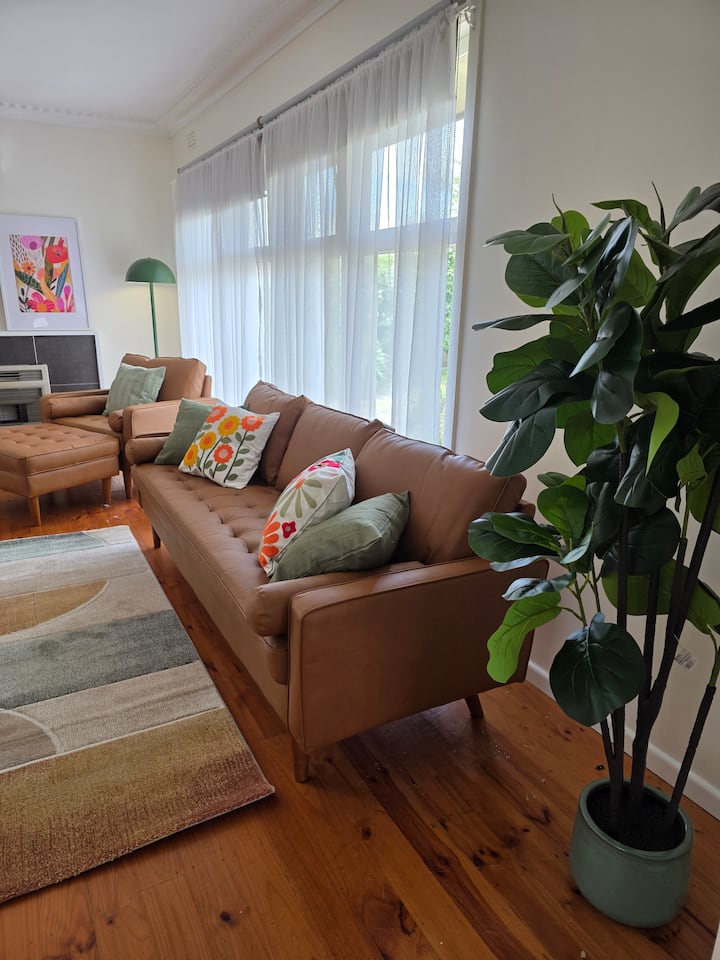Mid-century Alfredton Cosy Getaway - Ballarat