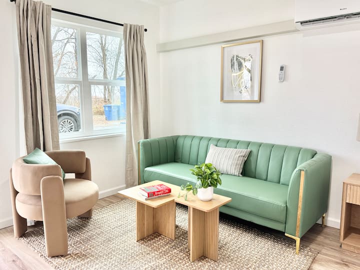 Perfect Studio In Dsm - Steps To Dt - Free Parking - Des Moines, IA