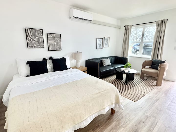 Perfect Studio In Dsm - Steps To Dt - Free Parking - Des Moines, IA