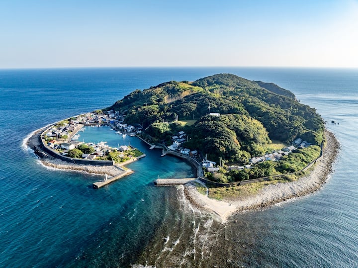 海を眺めて過ごす、静かな島の一棟貸切宿「Casa Teba」 - 徳島県