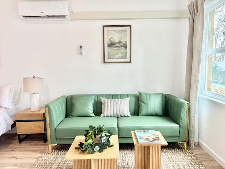 Perfect Studio In Dsm - Steps To Dt - Free Parking - Des Moines, IA
