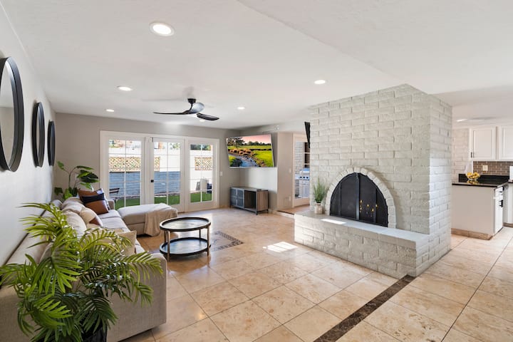 New! Bright & Modern 3br • Old Town Scottsdale - Scottsdale, AZ