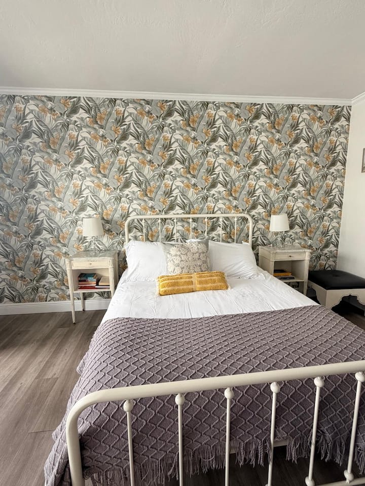 Chic Retreat W/parking + Walk To The Ocean - Miami Beach