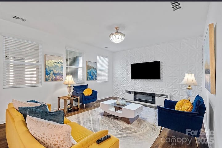 Cozy Single-family Home + Fenced Backyard + Office - レイク・ワイリー, SC