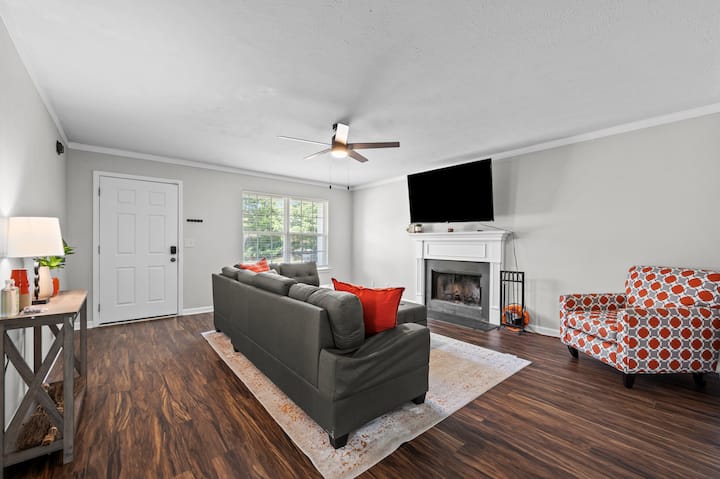 Modern Private Murfreesboro Getaway Near Nashville - Murfreesboro, TN