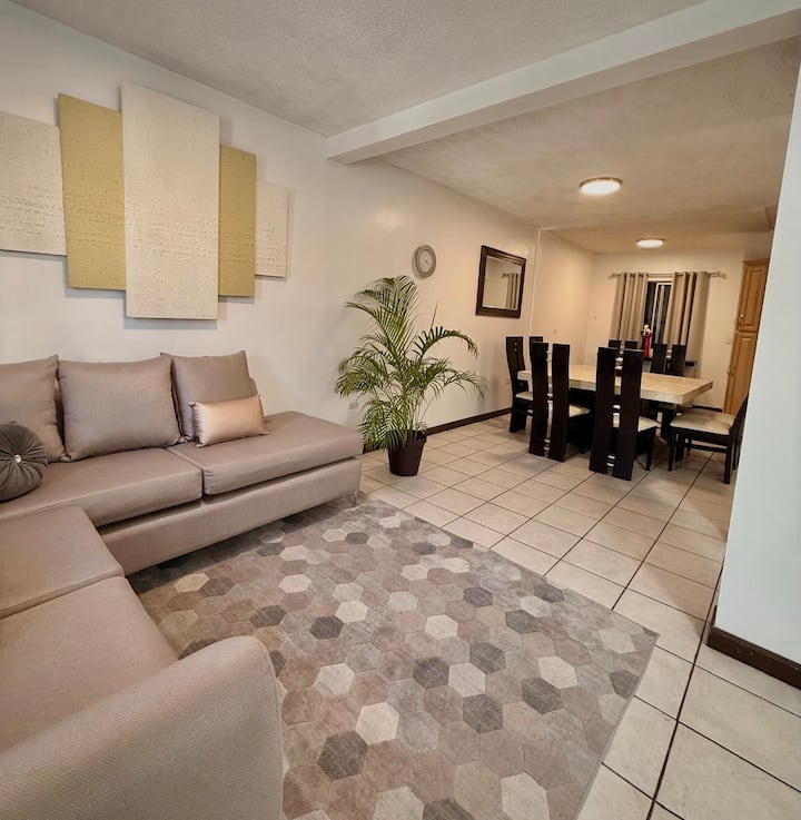 La Casa De Don Lucio Cerca Pte. Zaragoza/consulado - Ciudad Juárez