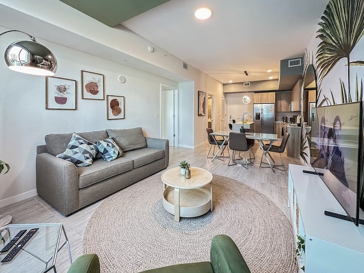 Modern 1br + Den – Design District - Miami, FL