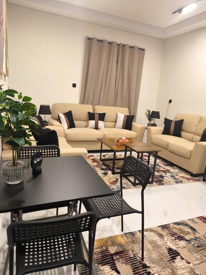 Hotel Apartment |1 Bedroom | 3 Beds + Living Room - Madinah