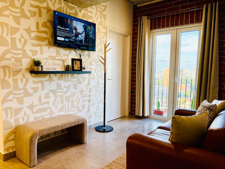 Exclusive Sky View • 14th Floor • Heart Of Zone 10 - Guatemala City