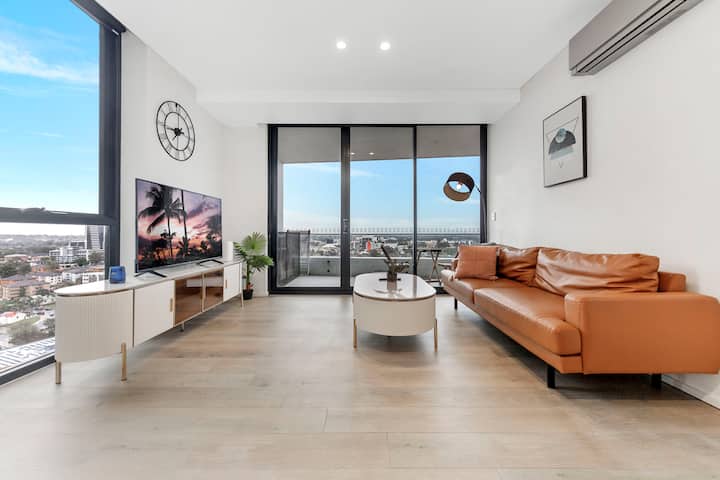 Skyline Views 2br + 1 Study In Liverpool With Pool - Liverpool