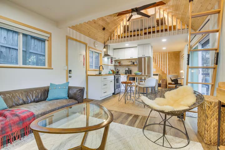 Coachella/ Weekday Getaway/ Private Hot Tub! - Lake Gregory Regional Park, CA