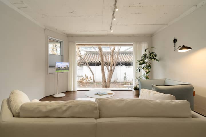 [New] R4t2, 프라이빗 테라스 단독주택 /경복궁•북촌한옥마을•삼청동•창덕궁 도보5분 - Seoul