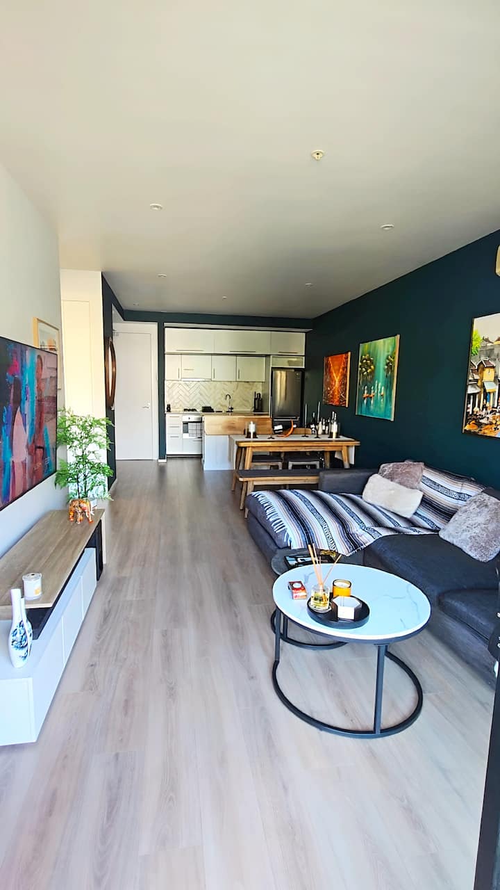 Top F1 Grand Prix Location • Steps To Albert Park - St Kilda