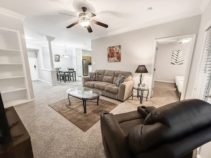 Spacious, Bright, 2br 2ba 1 Mile From Md Anderson - Bellaire, TX