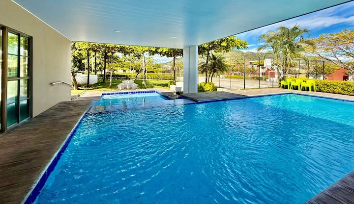 Casa Moderna C/piscina Y Ac - El Salvador