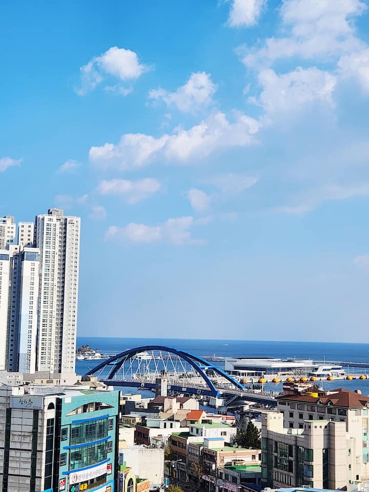 [지니] 썬라이즈호텔 #바디시티뷰 #도시중심 #갬성 #개인 Ott 가능 #주중특별할인가 - Sokcho-si