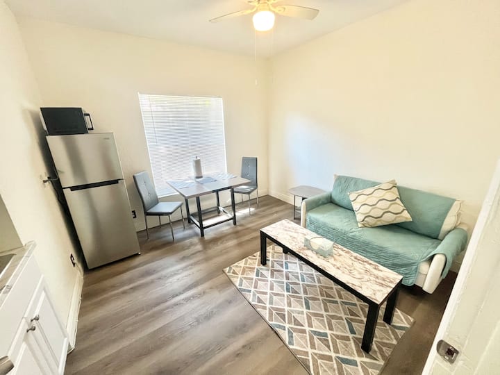 Lovely 1/1 Fll B Unit Close To Airport & Beaches - Fort Lauderdale, FL