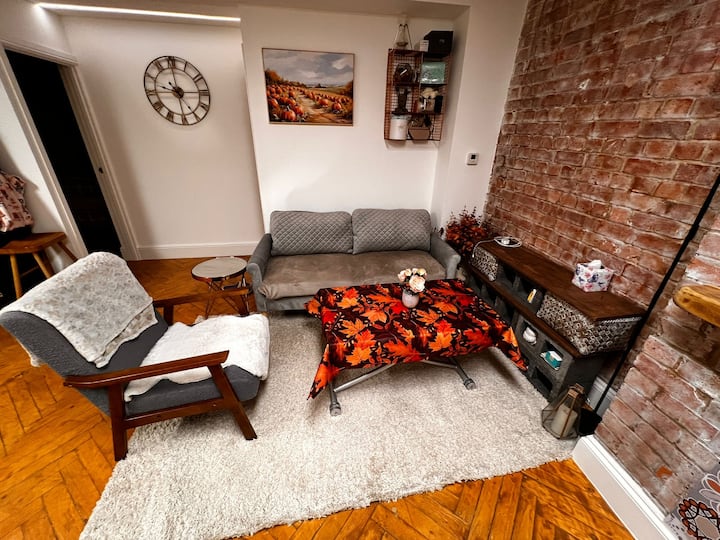 Renovated 2 Bedroom Flat With Garden-free Parking - Bath