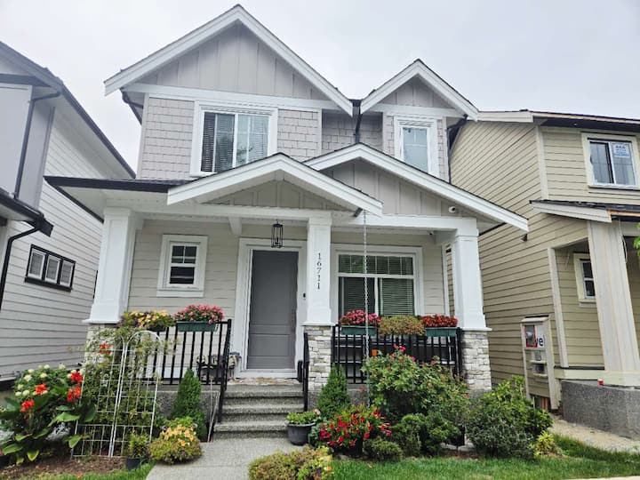 Brand New Haven - Surrey