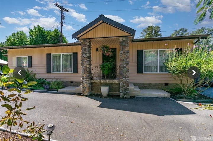 Private Sanctuary In The Middle Of Everything! - Tacoma, WA