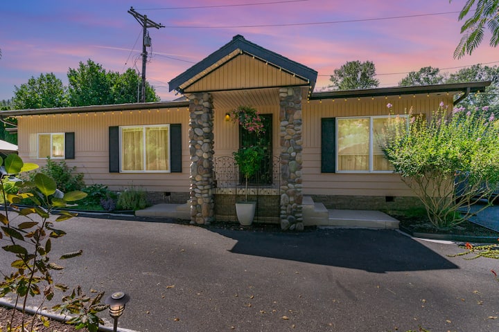 Private Sanctuary In The Middle Of Everything! - Tacoma, WA