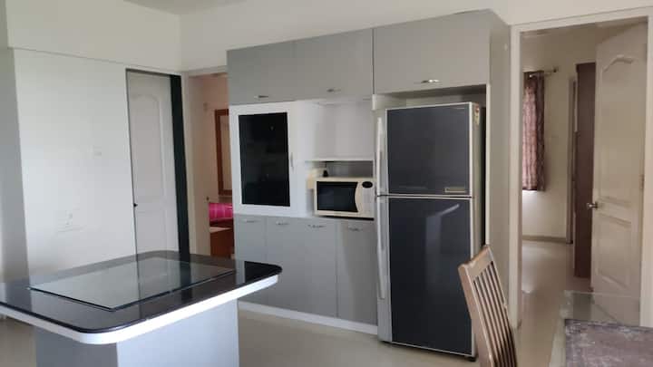 Modern Flat With Stylish Kitchen, Spacious Stay - Pune