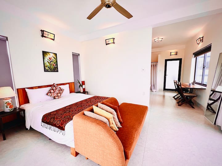 Quiet Studio Apt | Pool View | Balcony | Netflix. - Hội An