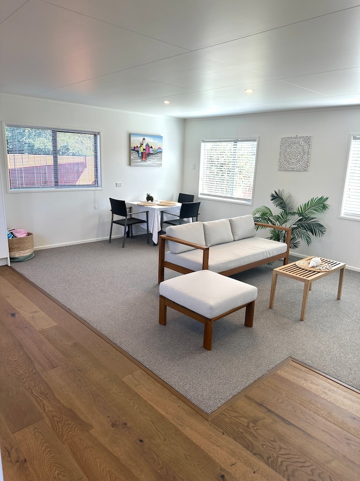 Spacious One Bedroom Guest House, Waipu - Waipu
