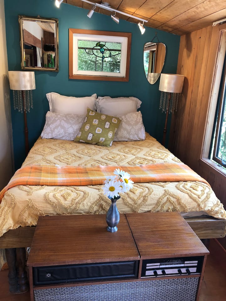The Jewel Box Retreat - Wellington