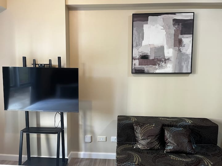 1st Floor | King Size Bed | 4 Pax | It Park | Cebu - Cebu