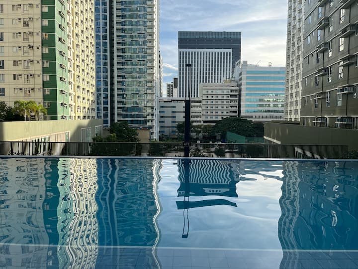 1st Floor | King Size Bed | 4 Pax | It Park | Cebu - Cebu City