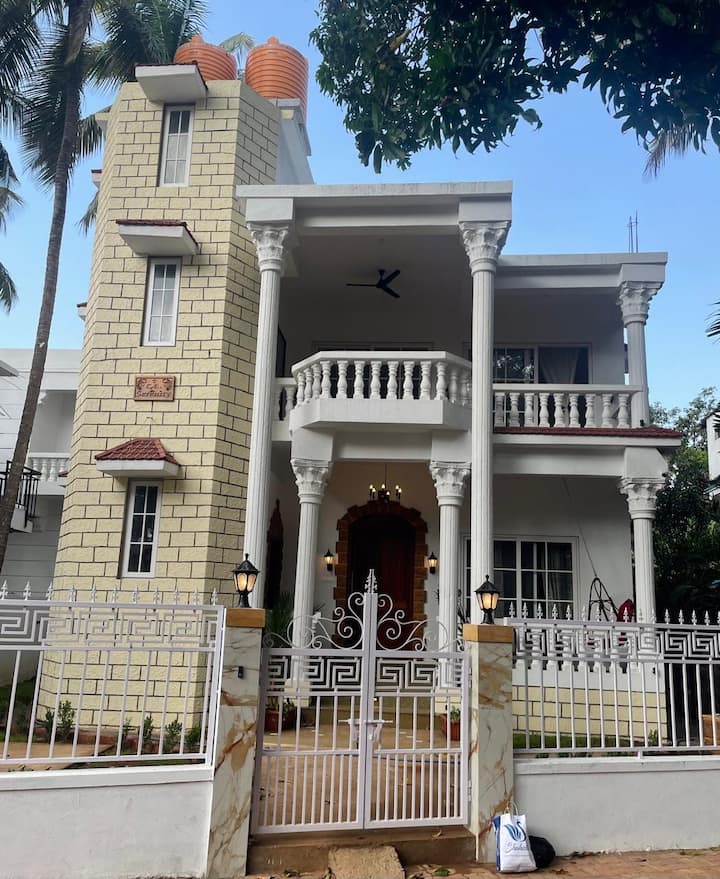Luxury 3 Bhk Villa/w Pool /3 Min Walk To The Beach - Goa