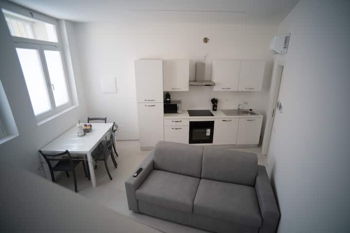 New 11 Nevoso Palace - Milão