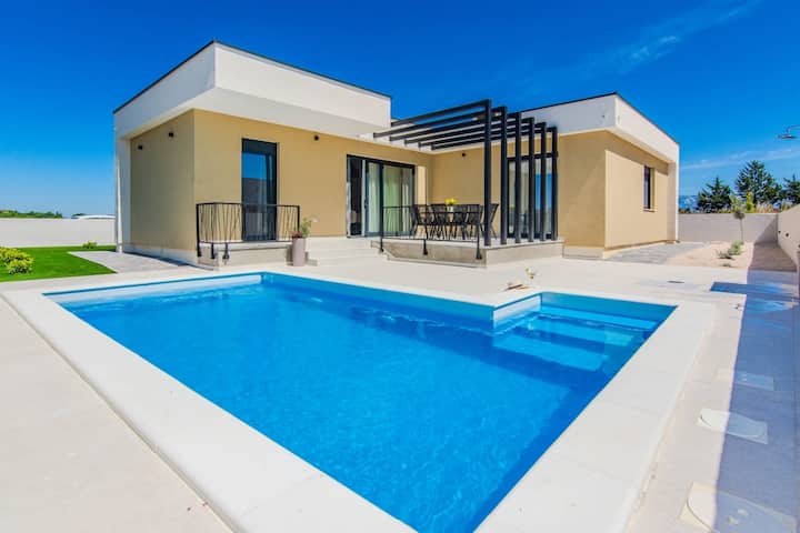 New! Luxury Villa In Privlaka With Pool - Privlaka