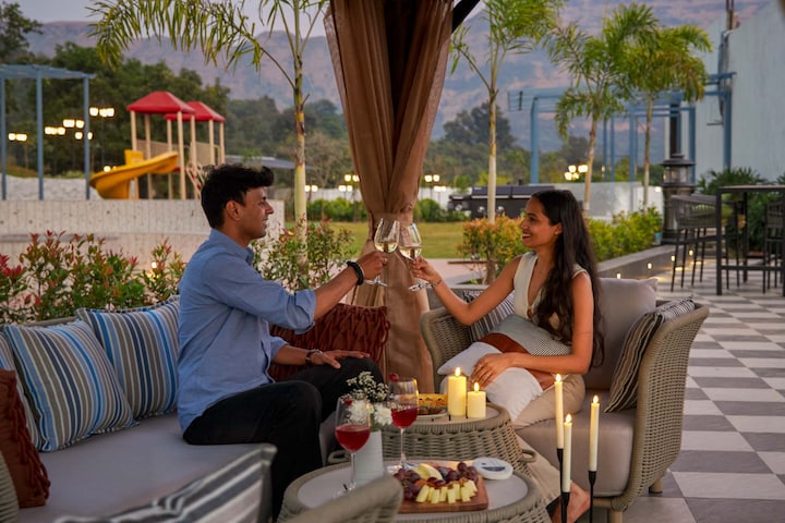 Stayvista At Saya Infinity W/ Pool, Lawn - Matheran